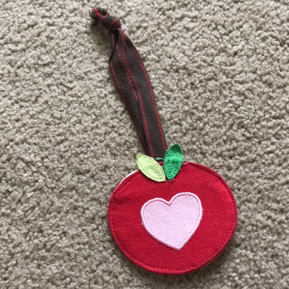 thirty-one | Bags | Thirtyone Apple Heart Luggage Tag | Poshmark